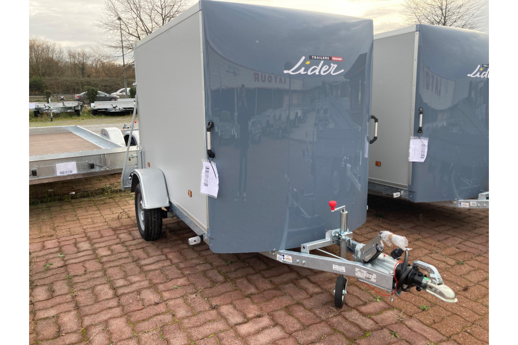 Remorque fourgon freinée 42960 freinée PTAC 1300kg de chez Lider